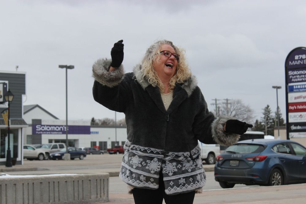 Dancing in the street – The Carillon