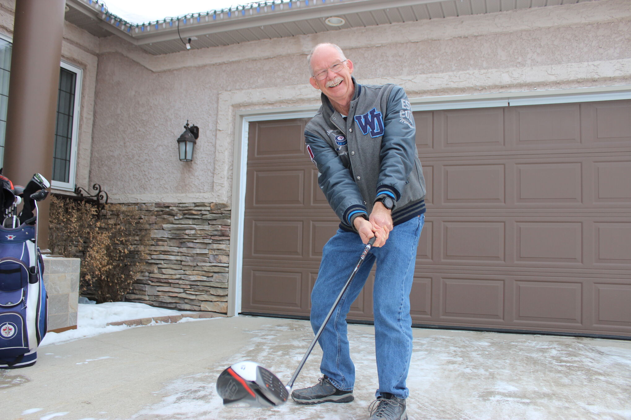 Emerson golf course builder wins volunteer award – The Carillon