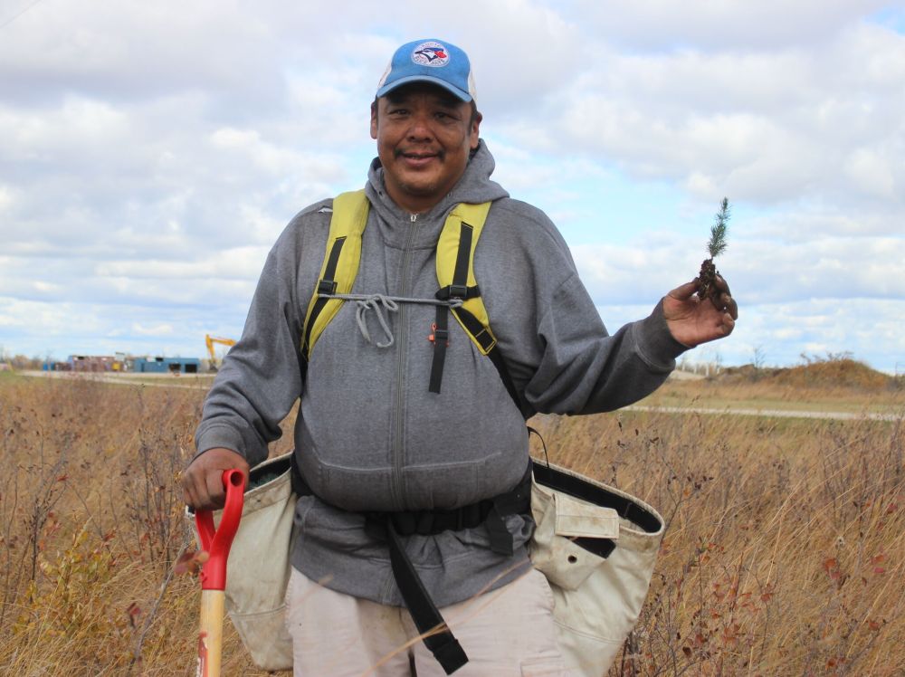 Tree Canada spruces up Vita landfill site – The Carillon