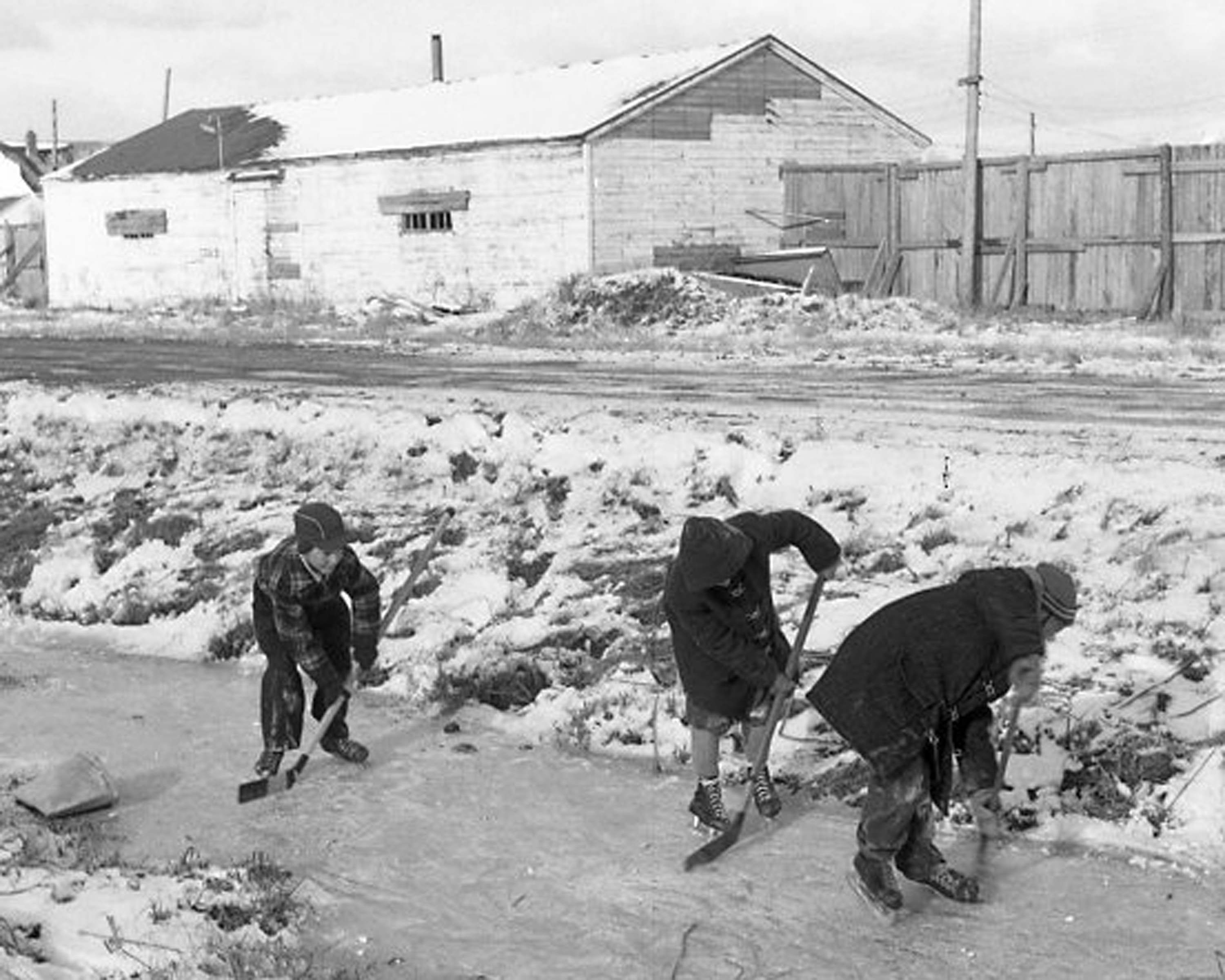 SPORTS FLASHBACK 1960: Playground rinks enjoy early start – The Carillon