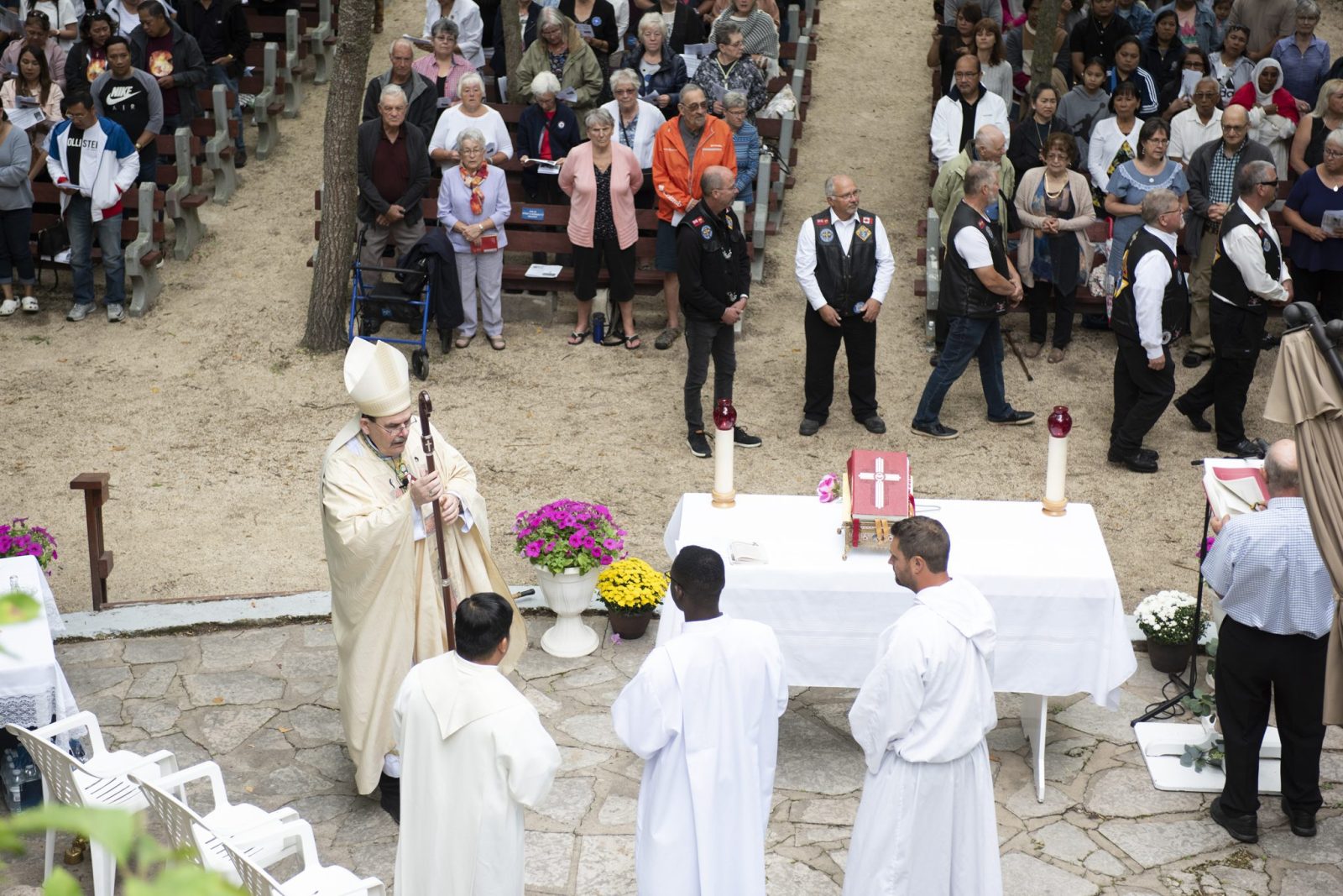 Faithful make pilgrimage to Our Lady of Lourdes in St Malo – The Carillon