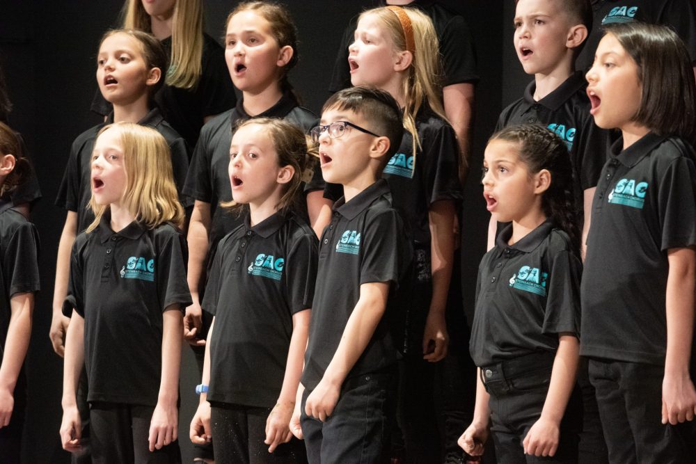 Youth choirs raise their voices – The Carillon