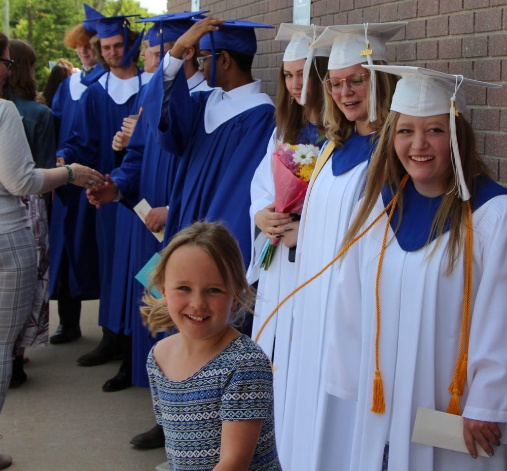 Ross L. Gray students celebrate graduation – The Carillon