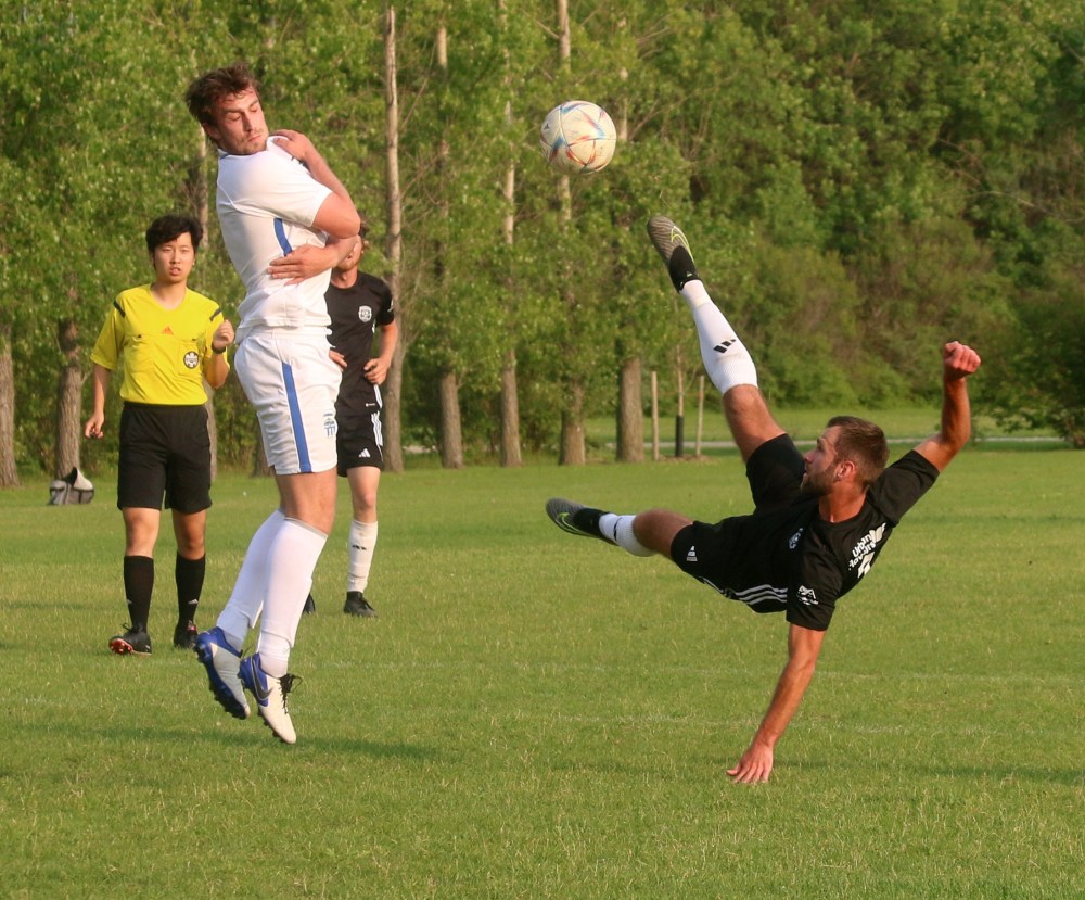 Niverville Force battle to rise up division 1 standings – The Carillon