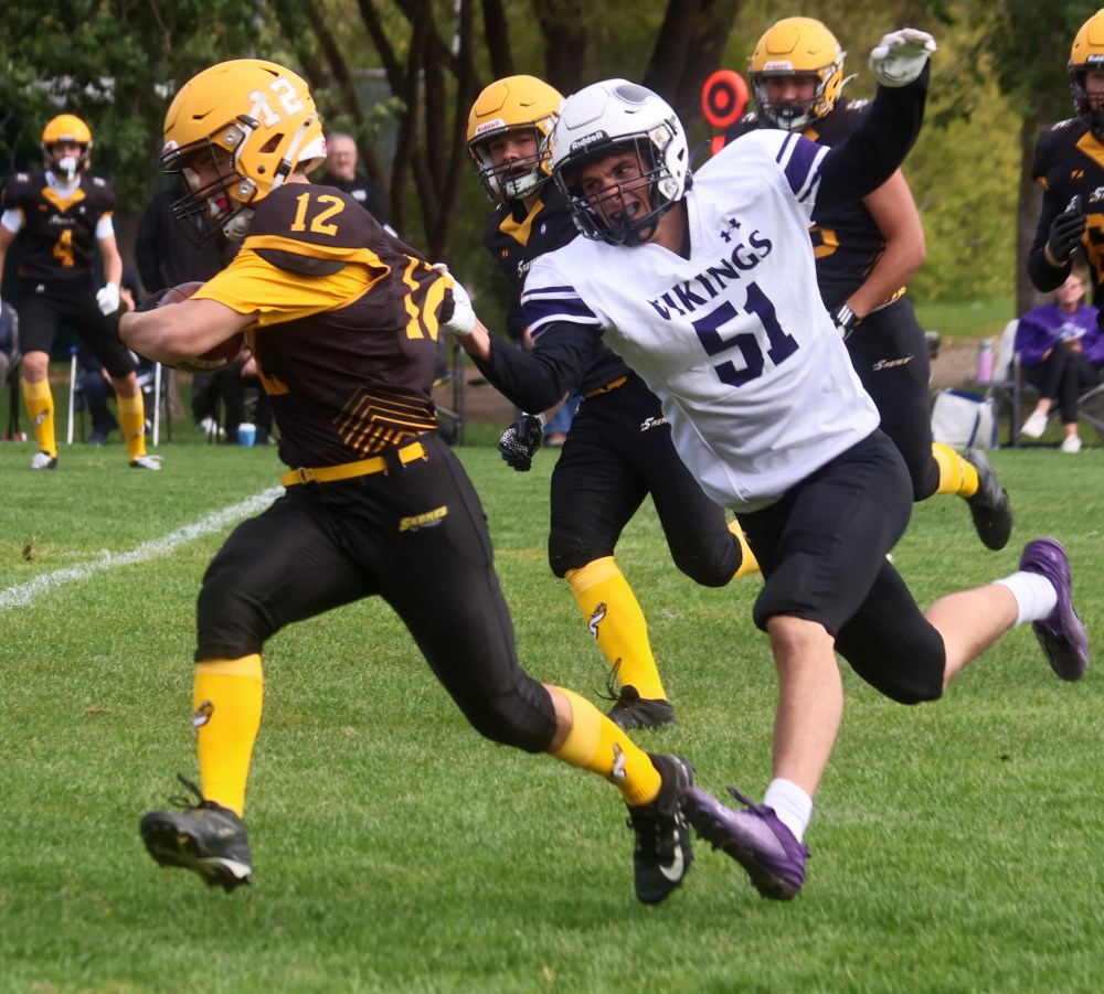 SRSS Sabres battle to win in home football opener – The Carillon