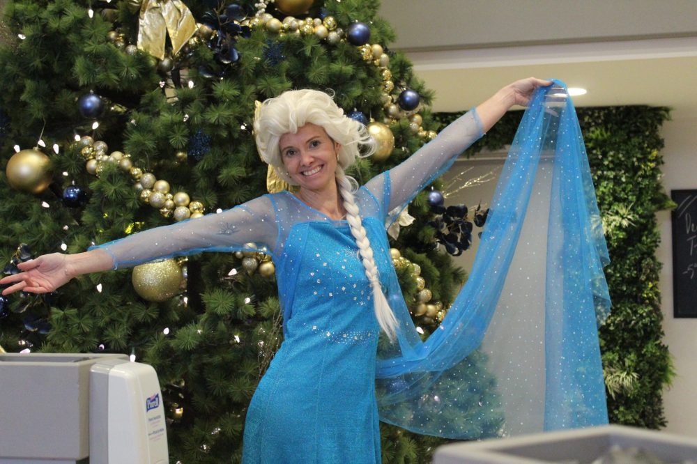 Steinbach’s frozen princess draws social media spotlight – The Carillon